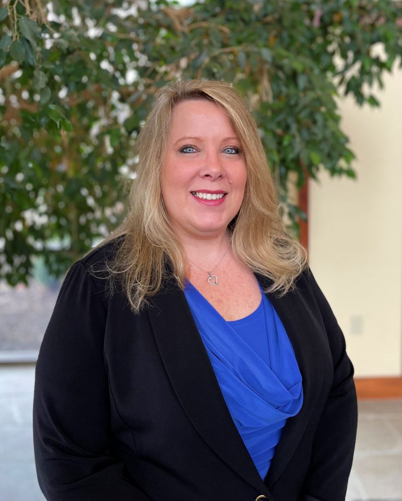 Donna Moore Joins Oak Bank as Commercial Loan Assistant - Fitchburg ...